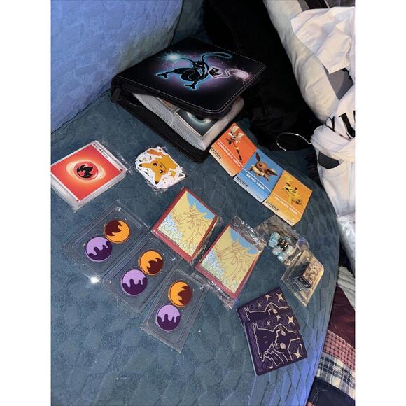 Toys | Pokemon Mewtwo Binder With Elite Trainer Accessories And 25 ...